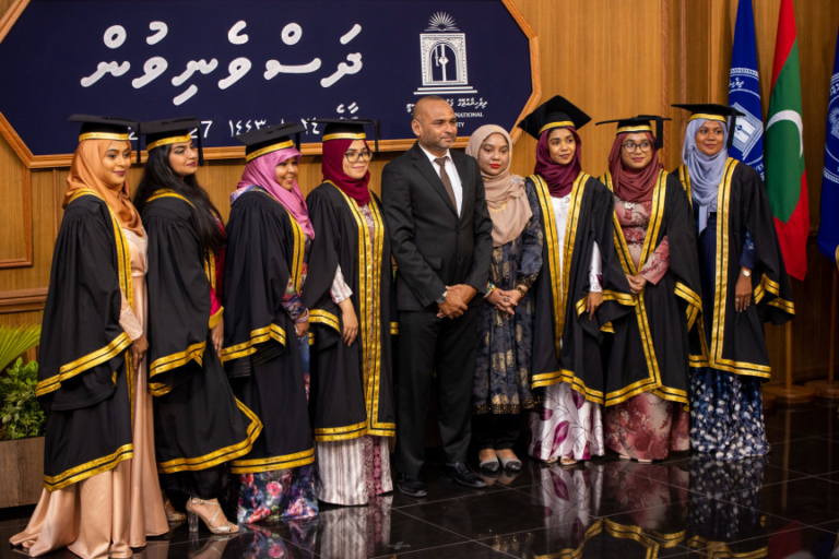 1,139 students graduate from MNU – The Times of Addu